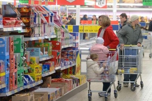 Milijuni KM i eura zbog povrata PDV-a: Kupci iz Hrvatske moraju u BiH ...